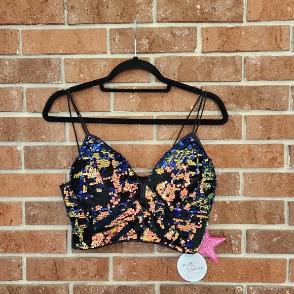 Milk & Honey | Tops | Milk Honey New Sequim Black Triangle Crop Top ...